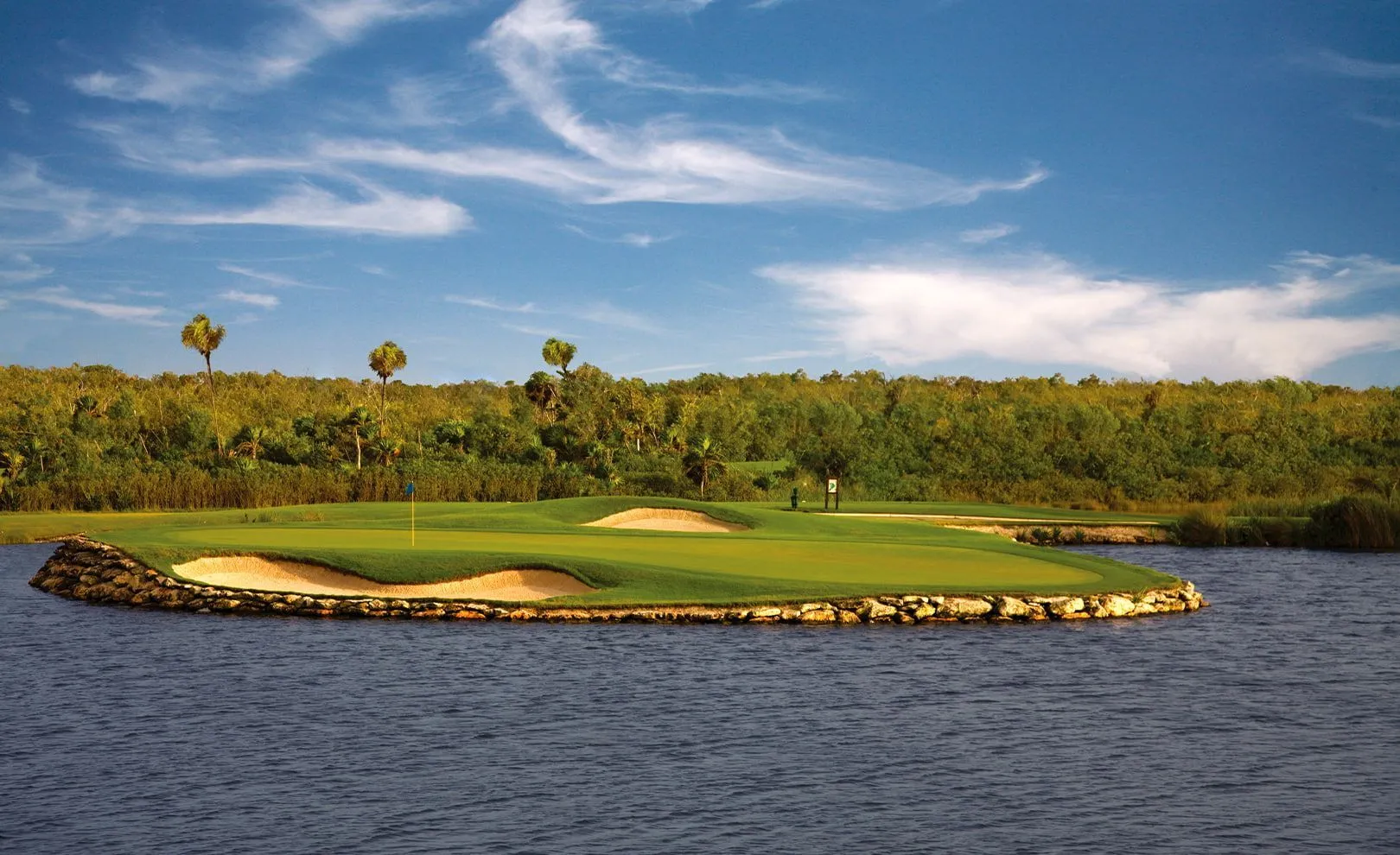 Superior junior suite golf course view | Moon Palace Cancun